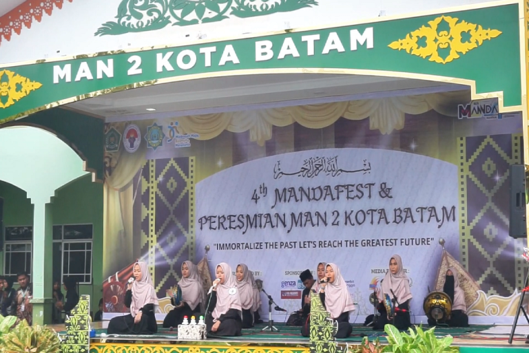 Juara 3 Lomba Hadroh SMA DTBS Batam – Sekolah DT Indonesia