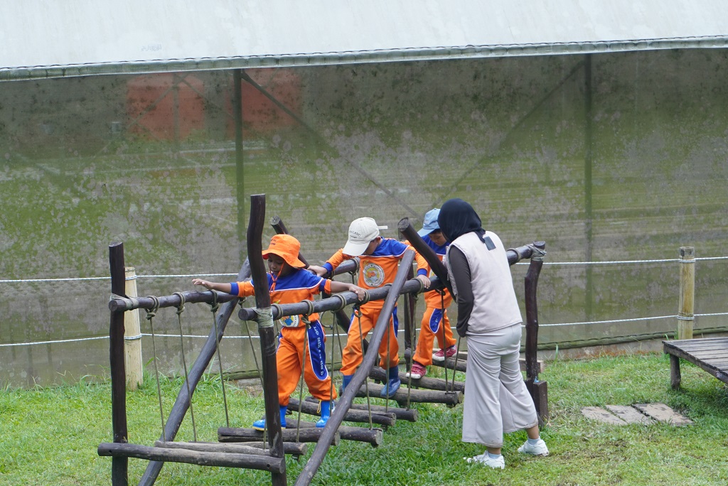Outing Class to Edukidzment Nabila Farm – Sekolah DT Indonesia
